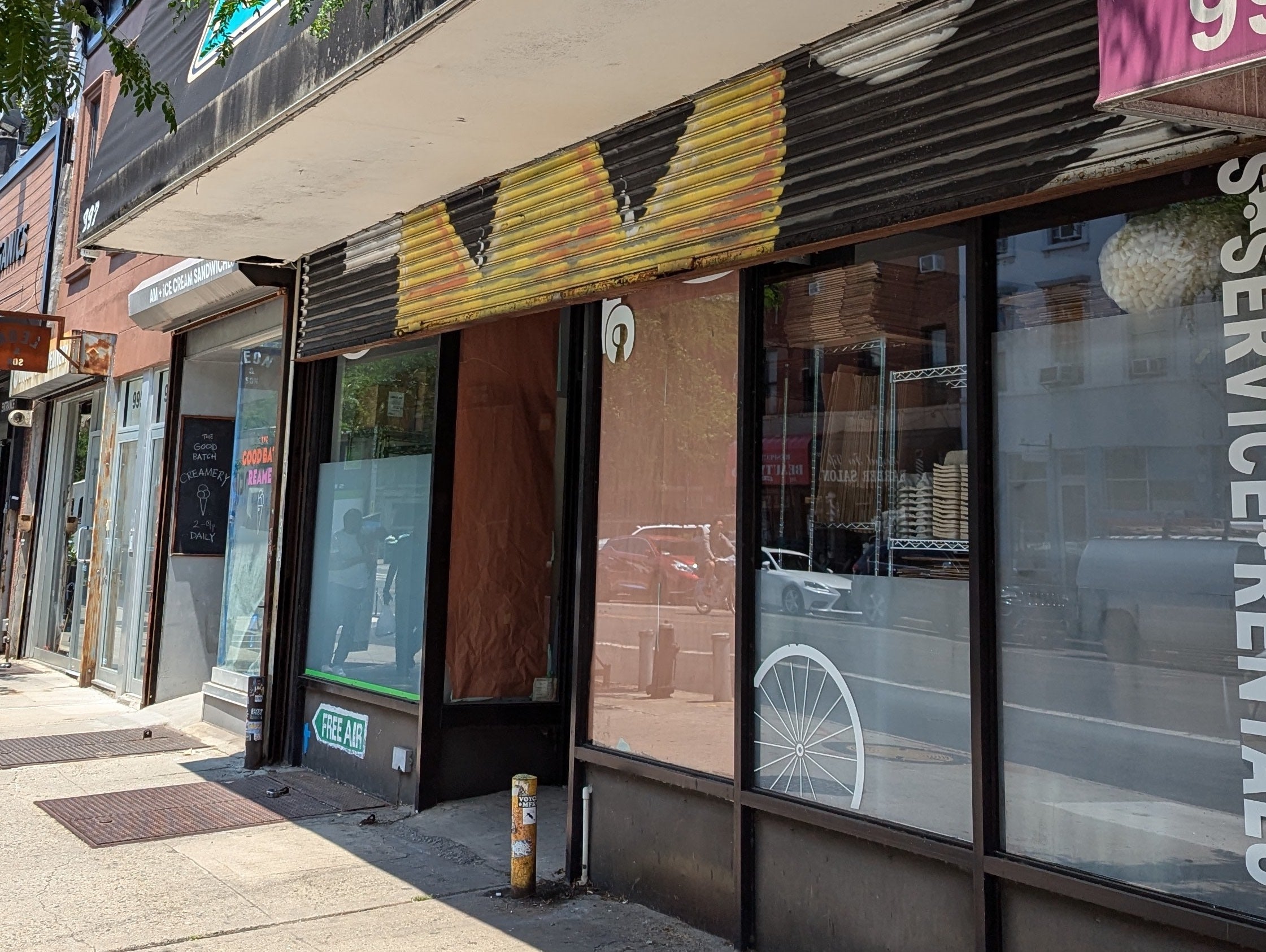 Back on Fulton St – Leon & Son Wine and Spirits